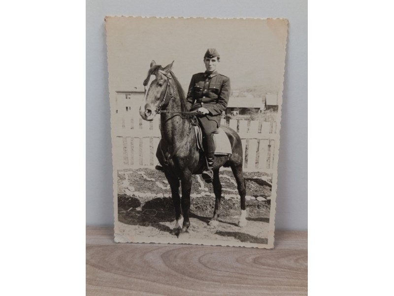 Vintage fotografija vojnik na konju