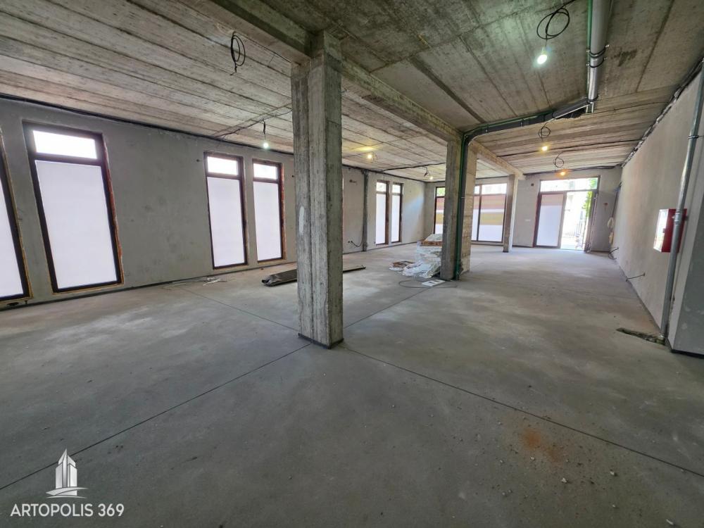 Izuzetan, nov poslovni prostor u centru Batajnice ID#1532
410.000 €