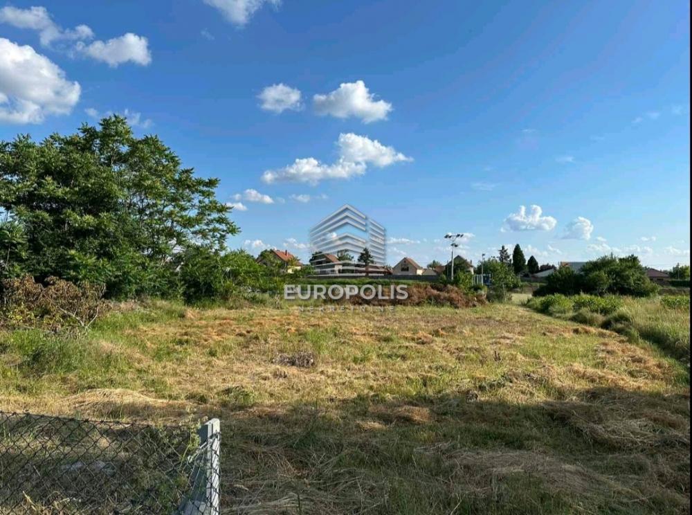 Plac na jednoj od najlepših lokacija u Surčinu ID#10374
129.000 €