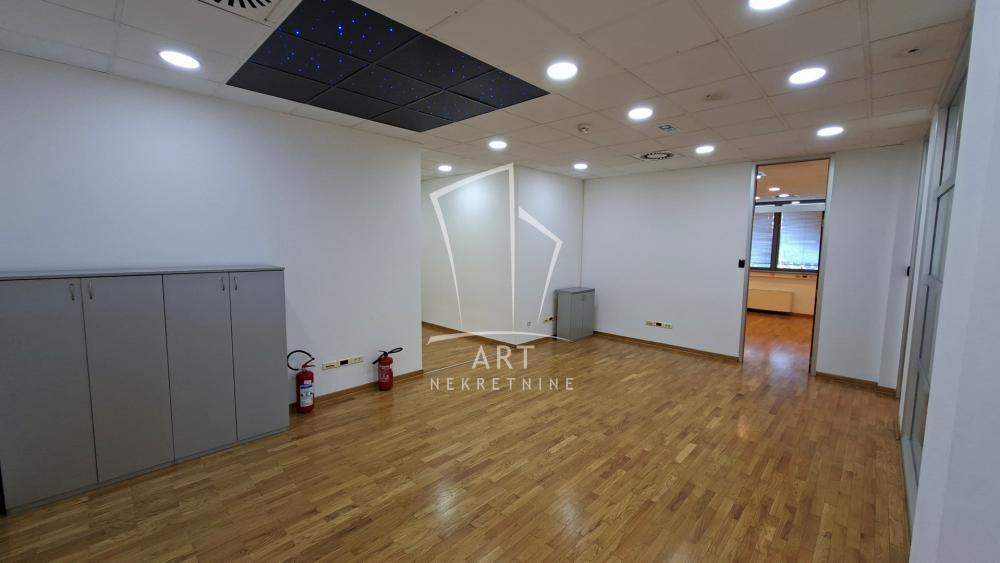 Poslovni prostor- 330m2 ID#16449
4.950 €