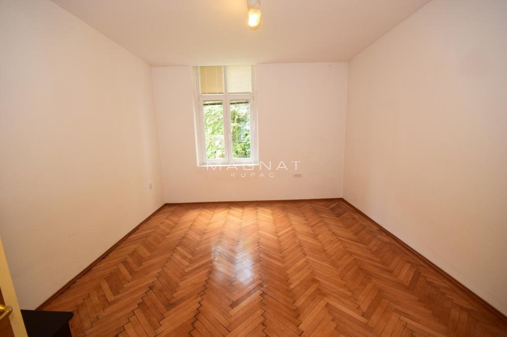 Centar - salonski - parking - renoviran ID#5819
310.000 €