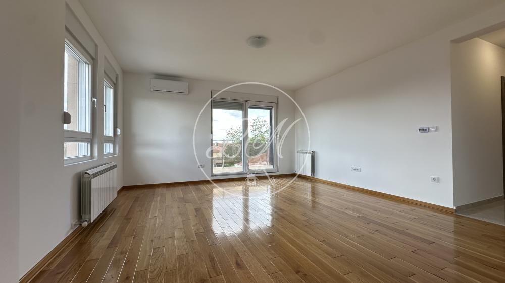 Batajnica,novogradnja,lux,izuzetan,uknjižen ID#1326
213.200 €