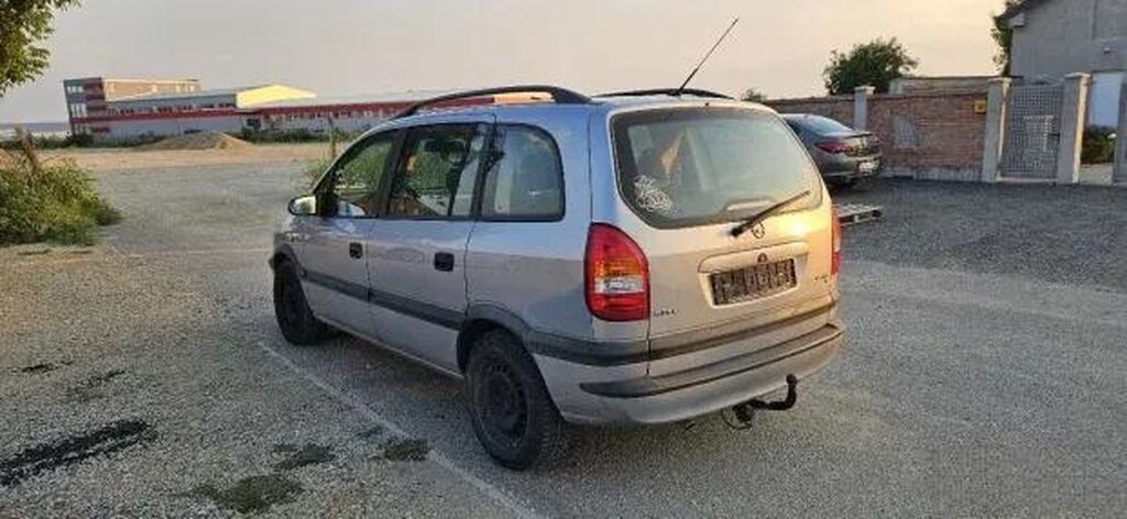 OPEL ZAFIRA A KUKA | OPEL DELOVI KOVAC RUMA Astra G H J Corsa C D E