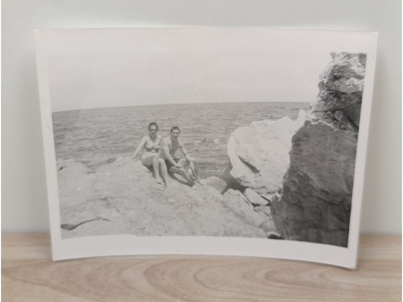Vintage fotografija par na plaži