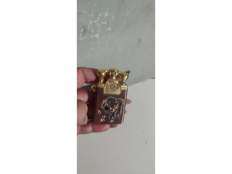 VINTAGE UPALJAČ TELEFON