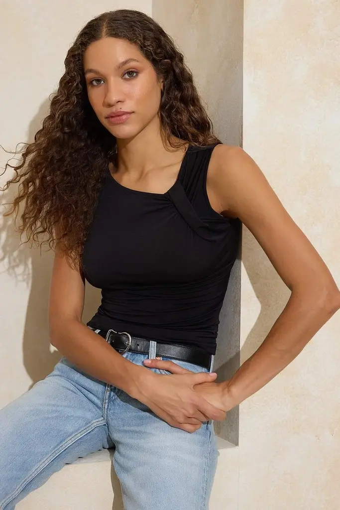 Trendyol Milla Ženska bluza, Crna