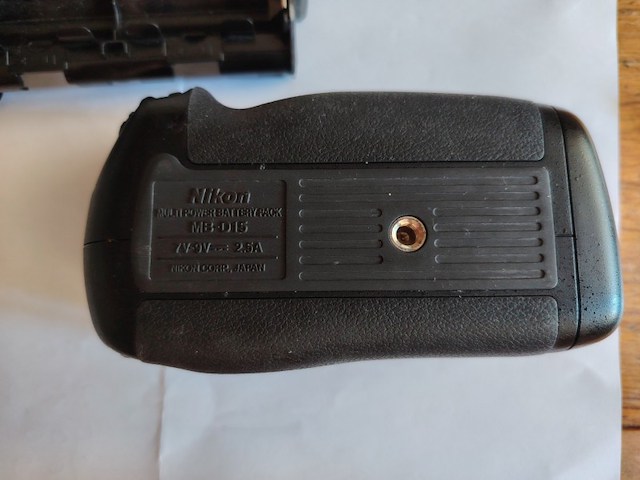 Nikon MB-D15 original battery grip za Nikon d7100