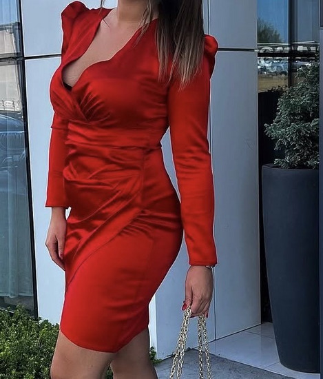 Satenska crvena haljina