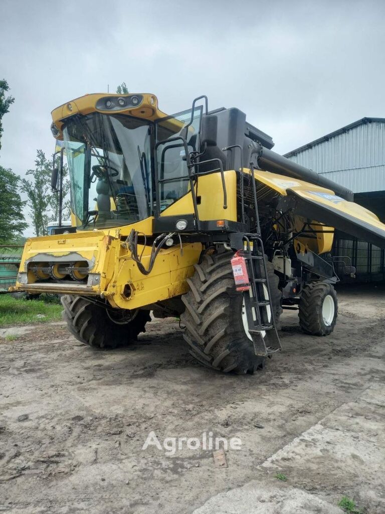 New Holland Kombayn New Holland CX6090 (2016) kombajn za žito