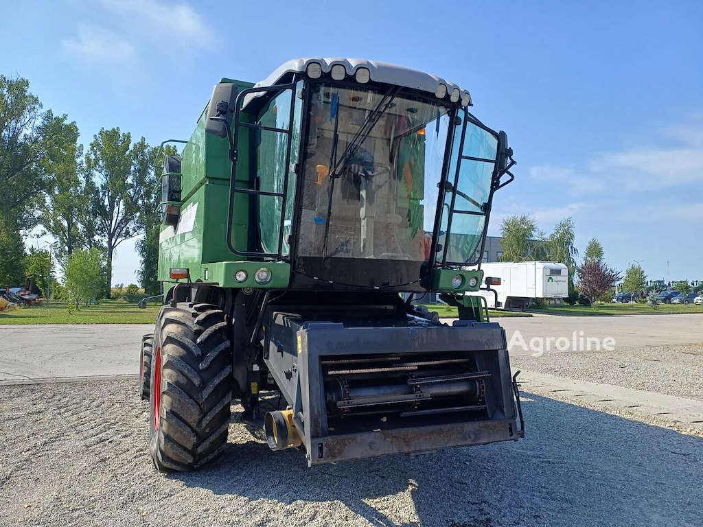 Fendt 5220E kombajn za žito