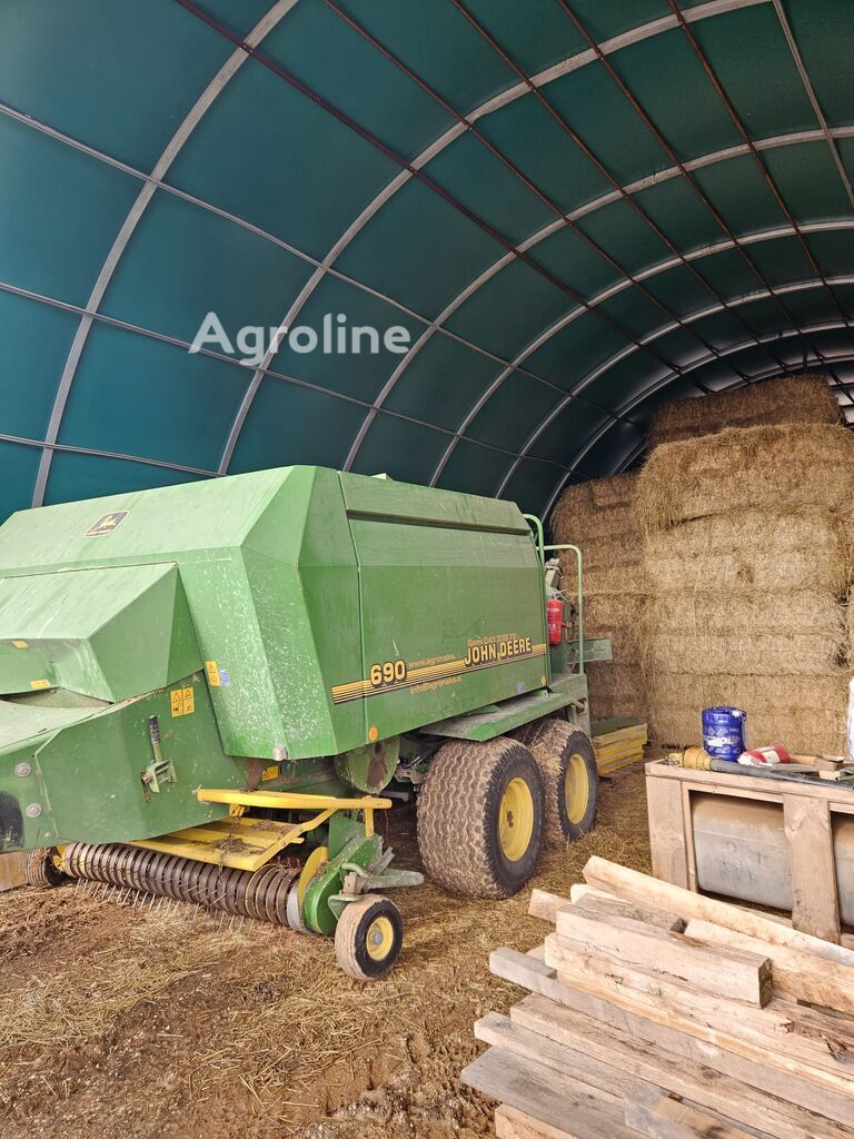 John Deere 690 balirka za četvrtaste bale