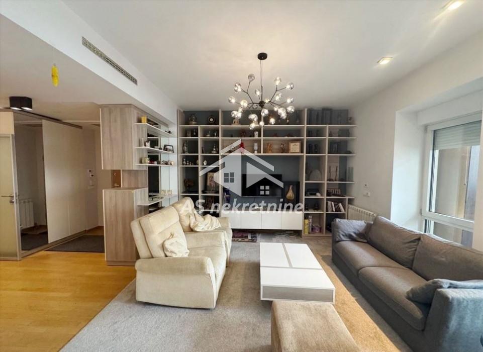 Trosoban stan za izdavanje, Vukov Spomenik, Beograd, 131m², 1.800 €/mes