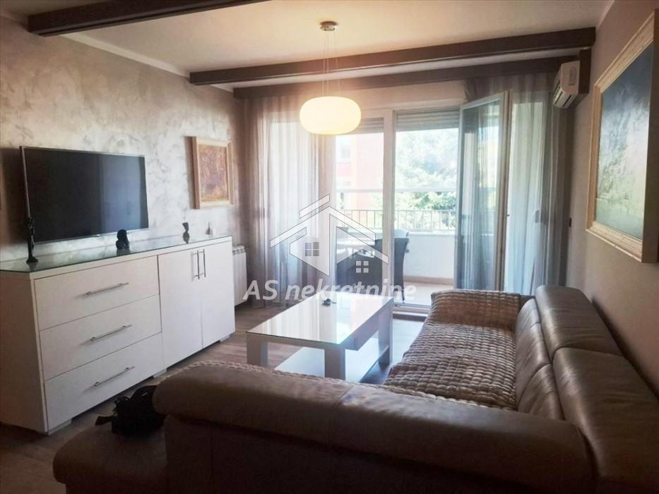 Trosoban stan za izdavanje, Crveni Krst, Beograd, 68m², 1.100 €/mes