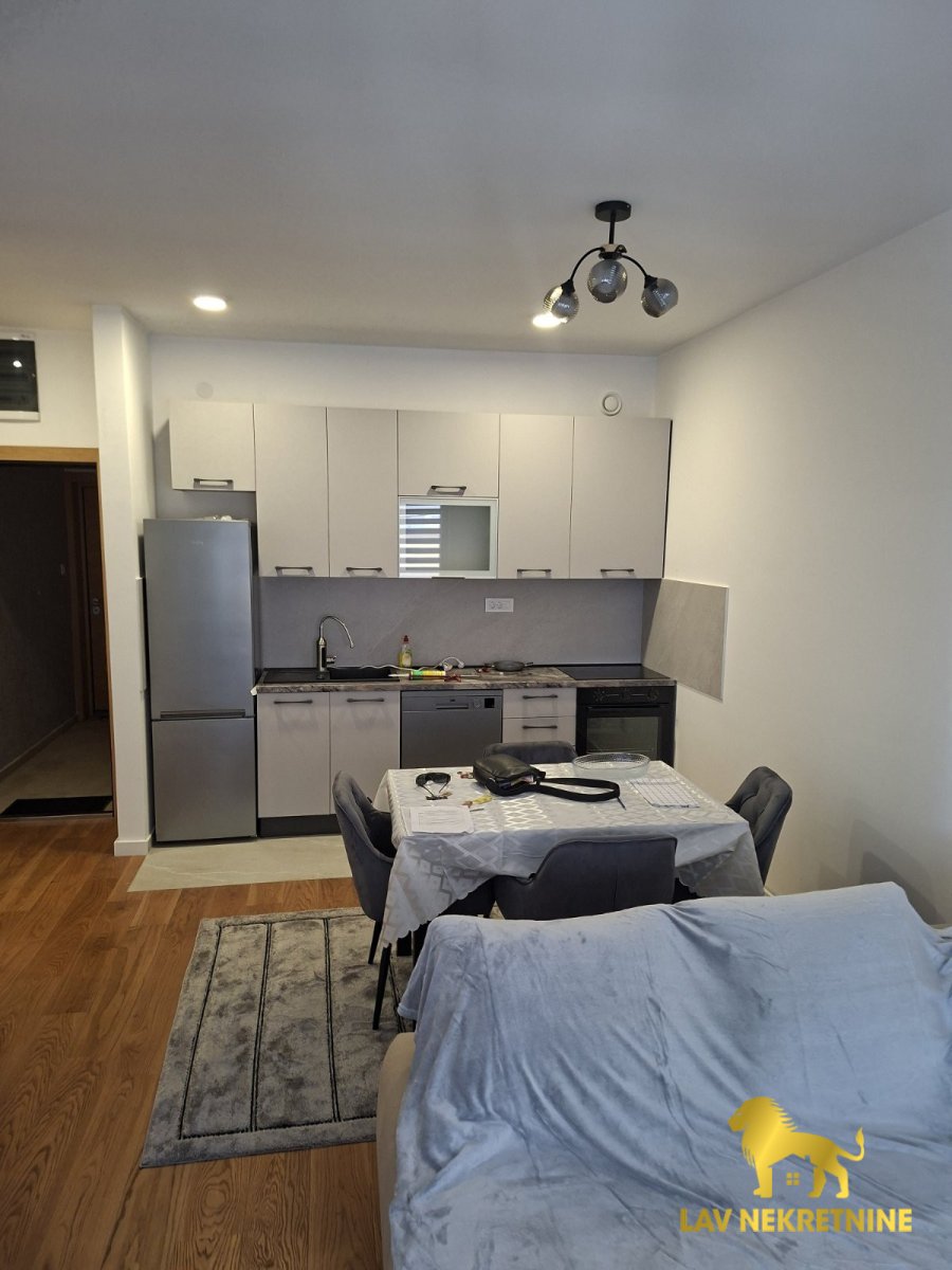 Dvoiposoban stan za izdavanje, Grbavica, Novi Sad, 60m², 850 €/mes