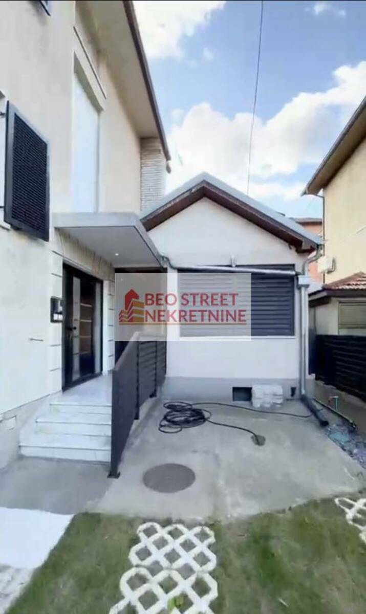 Kuća, Beograd – Bežanijska Kosa | Izdavanje · 300m² · 2.000€