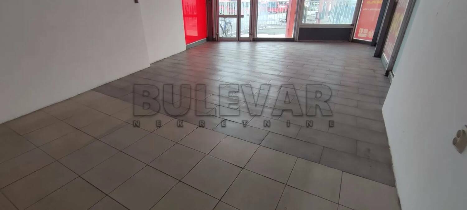 Poslovni prostor / Lokal, Niš – Crveni Krst | Izdavanje · 61m² · 500€