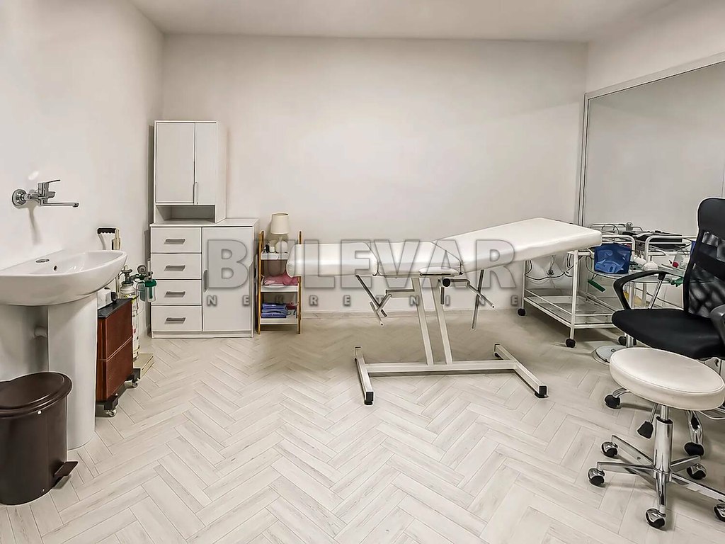 Poslovni prostor / Lokal, Niš – Gradska bolnica | Izdavanje · 120m² · 1.200€