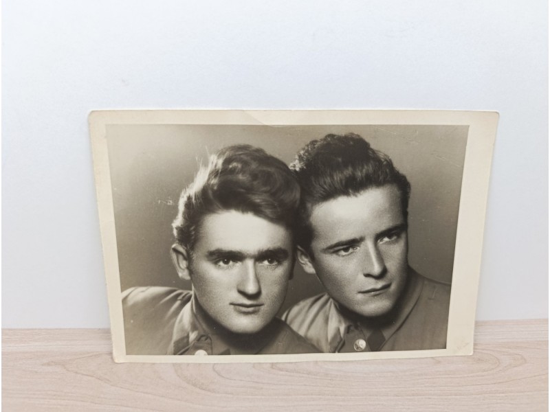 Vintage fotografija drugari