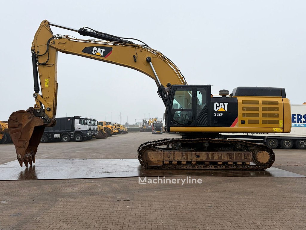 Caterpillar 352F bager guseničar