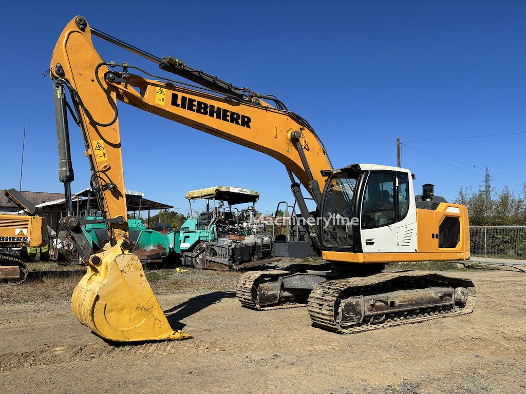Liebherr R922 LC bager guseničar
