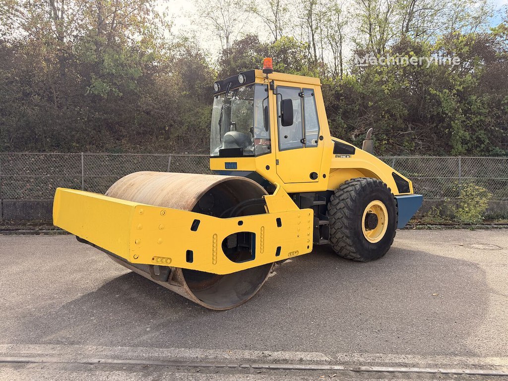 BOMAG BW216 kompaktor s jednim valjkom