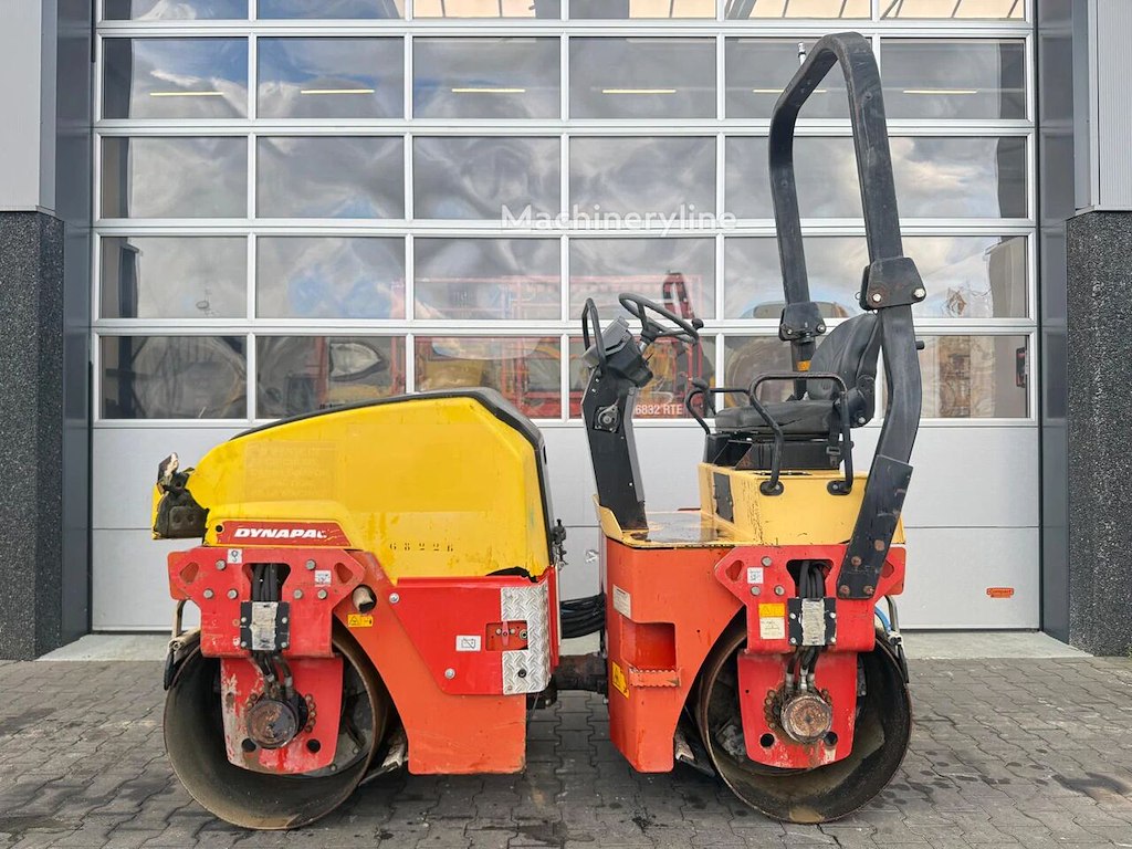 Dynapac CC1000 mali valjak