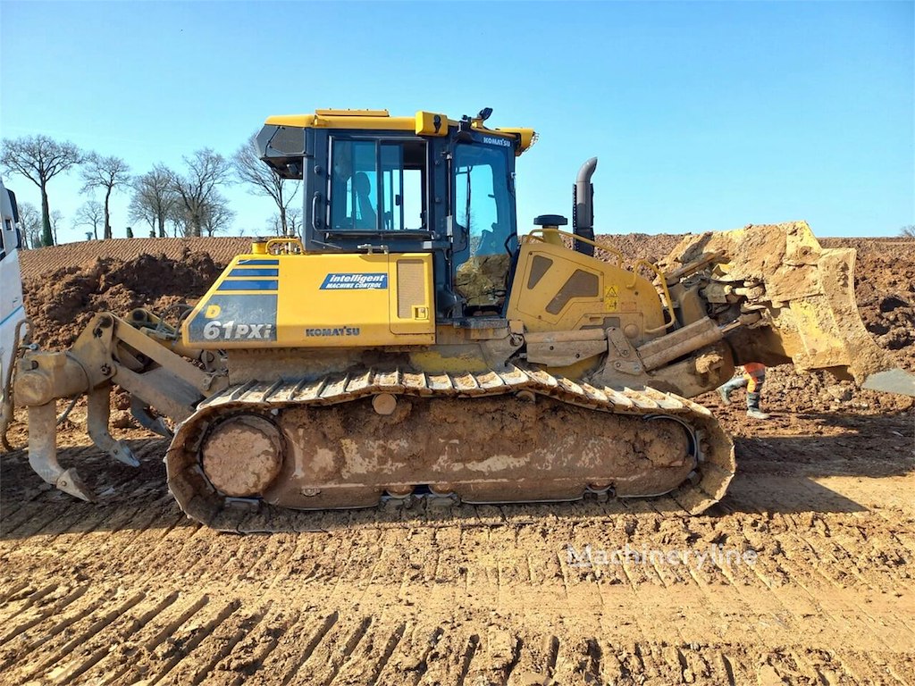 Komatsu D61 buldožer