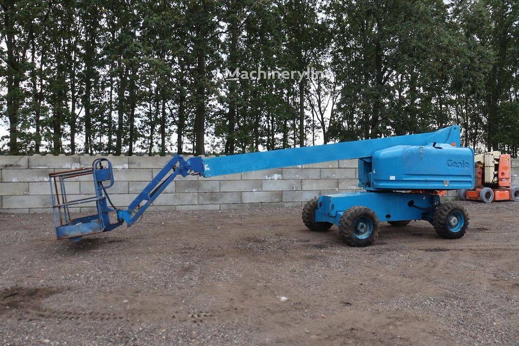 Prodaje se Genie S-45 teleskopsku dizalicu na aukciji