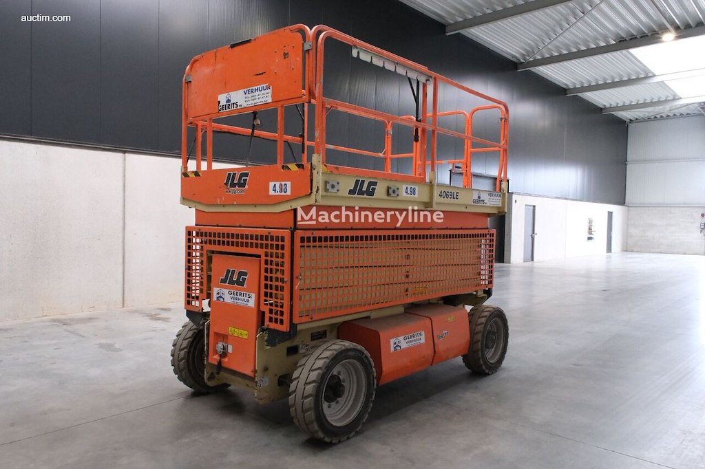 Prodaje se JLG 4069LE makazastu platformu na aukciji