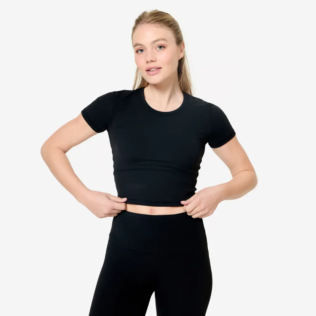 Crna ženska majica kratkih rukava za jogu i pilates
