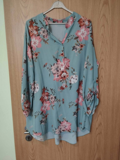 Cvetna tunika,velicina 52-54 ili 5 XL