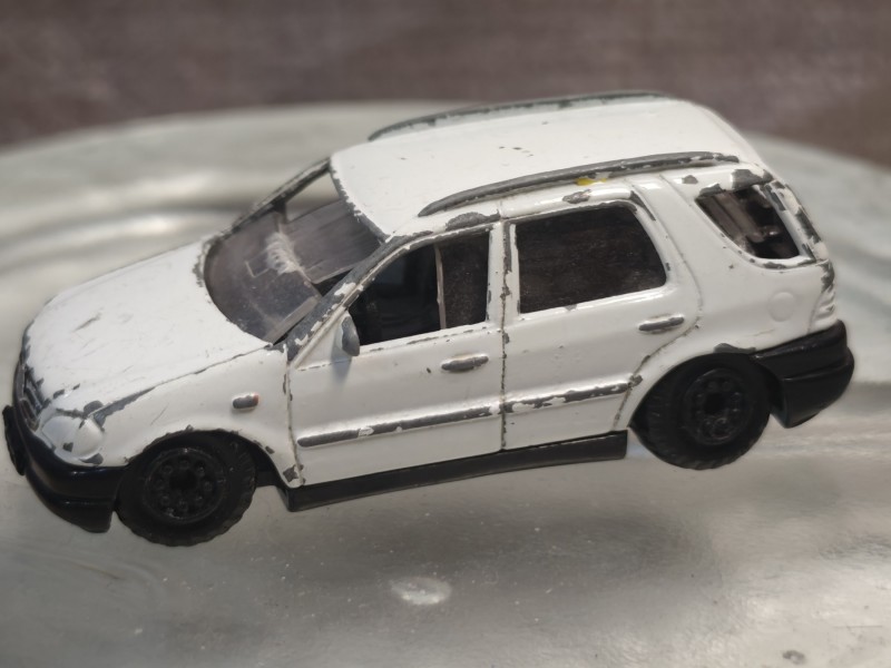 WELLY MERCEDES BENZ M-CLASS 1:64 BELI METAL