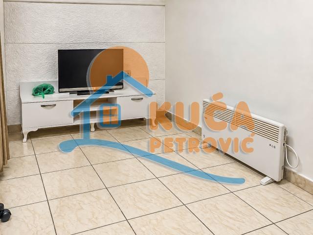 Izdaje se lokal u centru Niša, 21m2