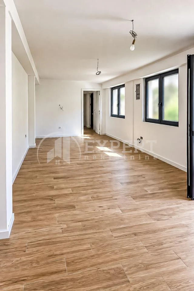 Izdaje se poslovni prostor kod Čaira, 51m2