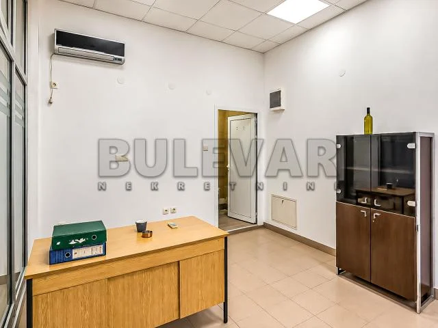 Izdaje se lokal u centru grada