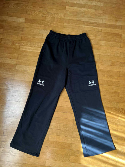 Balenciaga x Under armour trenerka Nova!
