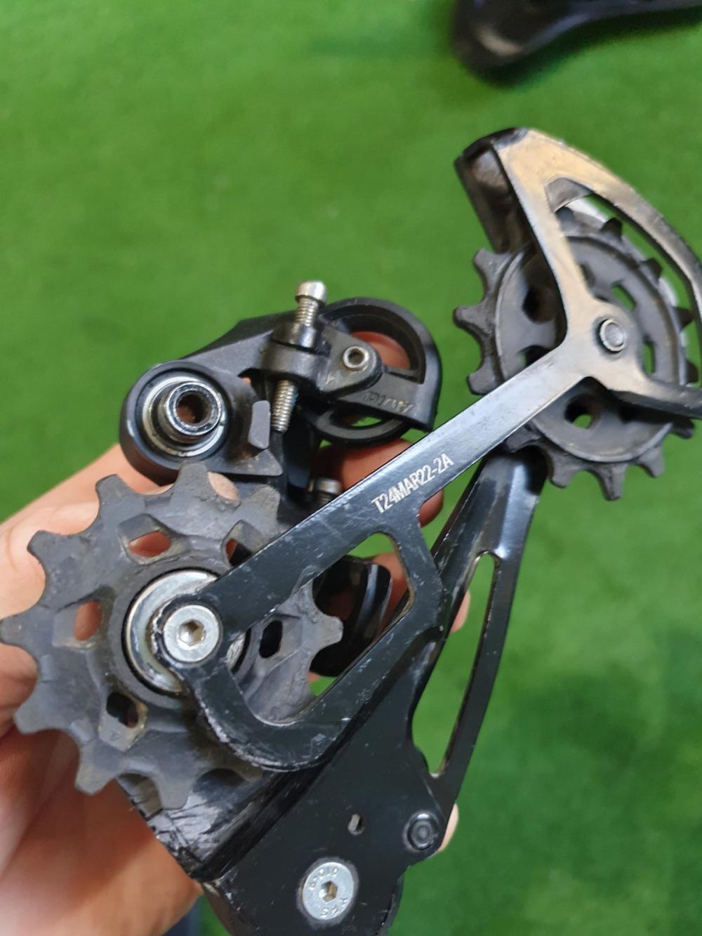 SRAM XS