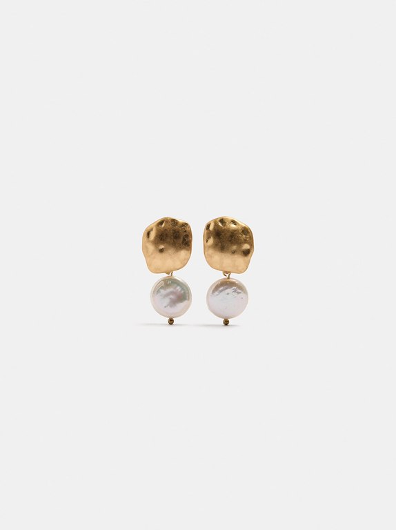 SHORT FRESHWATER PEARL EARRINGS