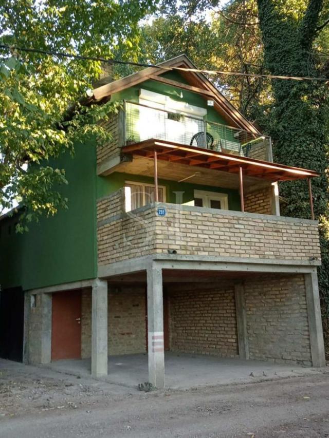 BARAČKA - VIKENDICA