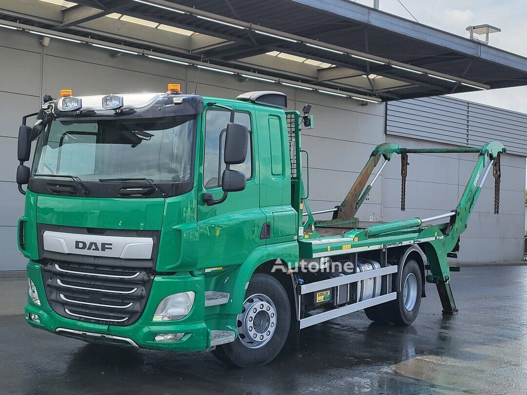 Prodaje se DAF CF 450 kamion podizač kontejnera na aukciji