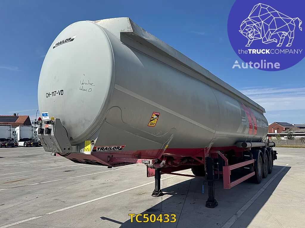 Trailor poluprikolica autocisterna