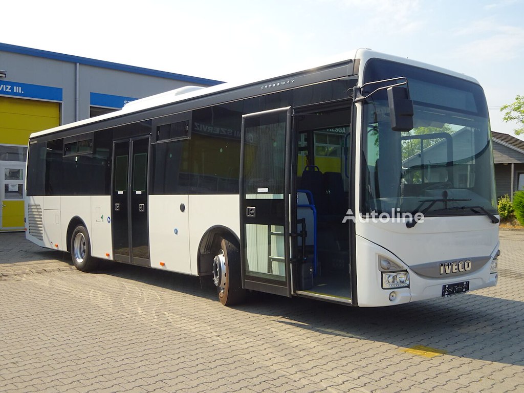 IVECO Crossway Low Entry CBLE4/00-36 seating, 42 standing places prigradski autobus