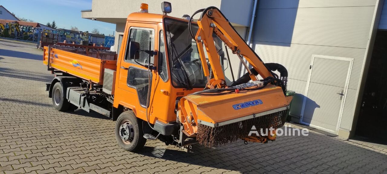 Multicar M 26 univerzalna komunalna mašina