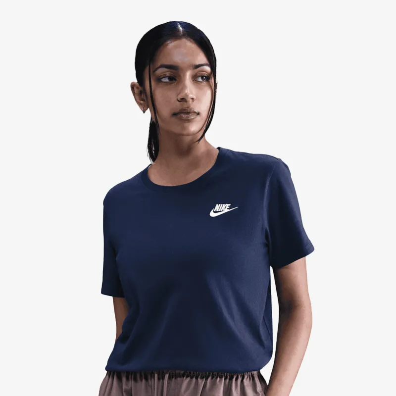 Nike Sportswear Club Essentials