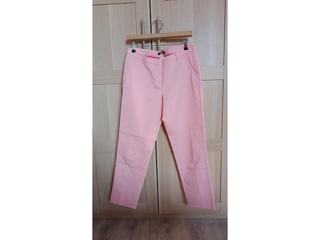 Nove Weekend Max Mara pantalone, vel. 40