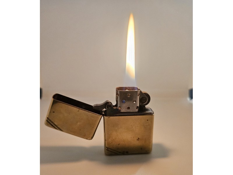 Stari ZIPPO redak