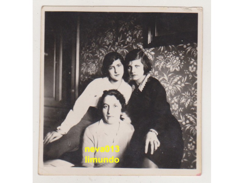 Zagorka,Darinka 1931g.u kancelariji kod Darine mame
