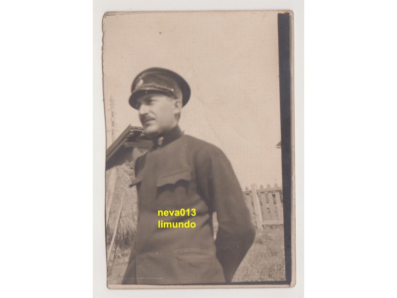 Stara FOTOGRAFIJA -portret muskarca u uniformi