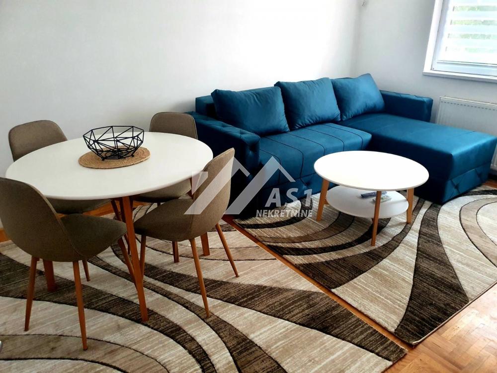 Izdaje se prelep dvosoban stan na Adamovićevom naselju !! ID#8217
500 €