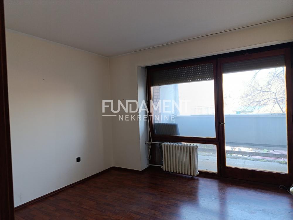 2.5 V.Stepe 74m2 ( 2T ), I, cg, prazan, fasadna cigla ID#1693
500 €